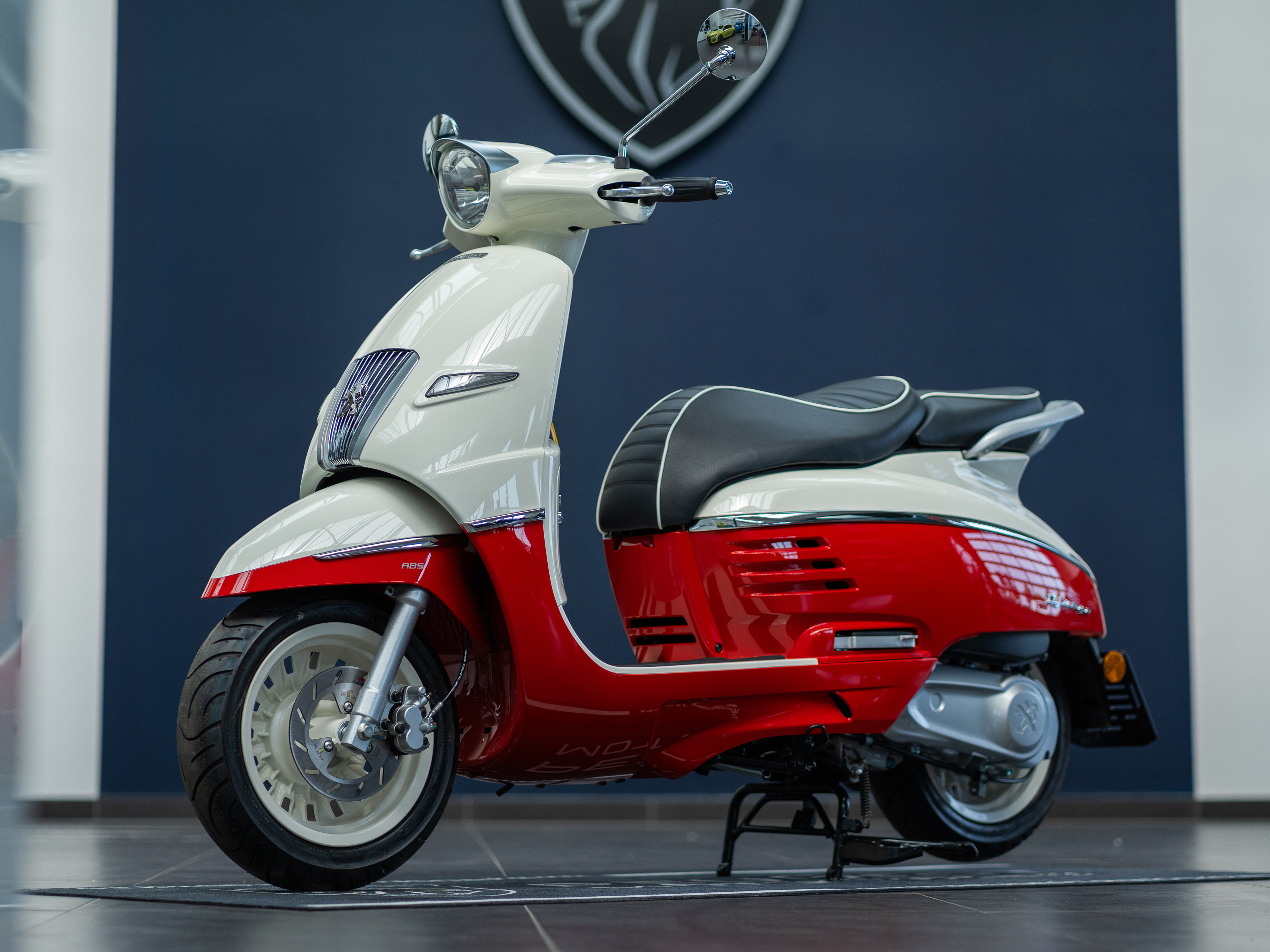 PEUGEOT DJANGO 125I STANDARD - DRAGON RED | Lenner Motors